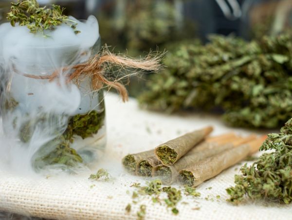 CBD fumado: beneficios y consejos
